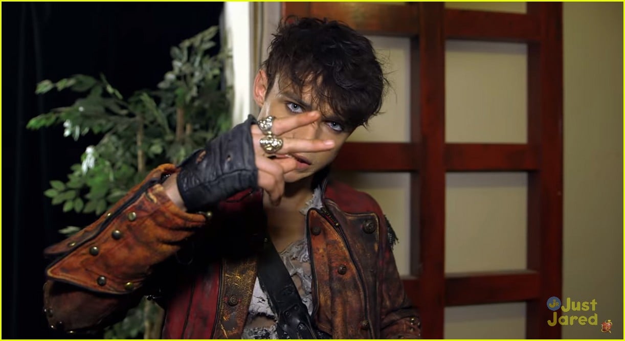 Full Sized Photo of anna cathcart d2 bts special caps 80 | 'Descendants ...