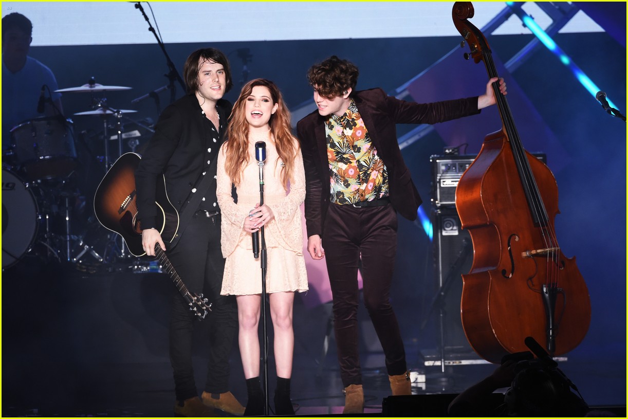 Full Sized Photo of echosmith first goodbye performance fandom awards ...