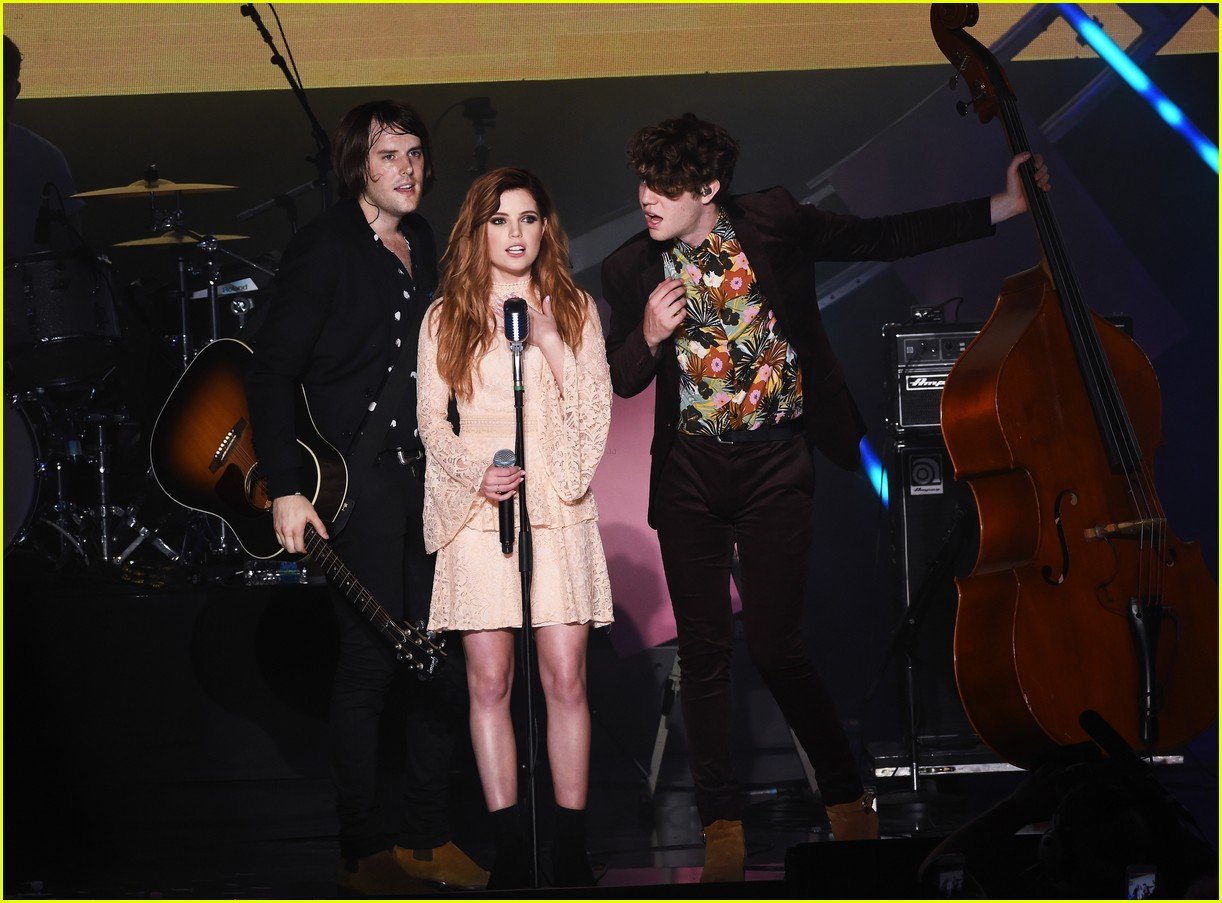 Echosmith Performs 'Goodbye' For The First Time at MTV Fandom Awards ...