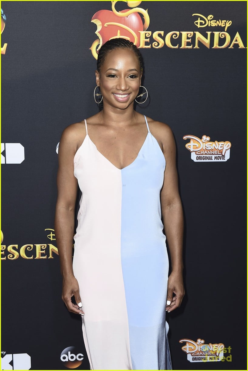 'HSM's Taylor, Chad, Ryan & Kelsi Hit 'Descendants 2' Premiere To ...