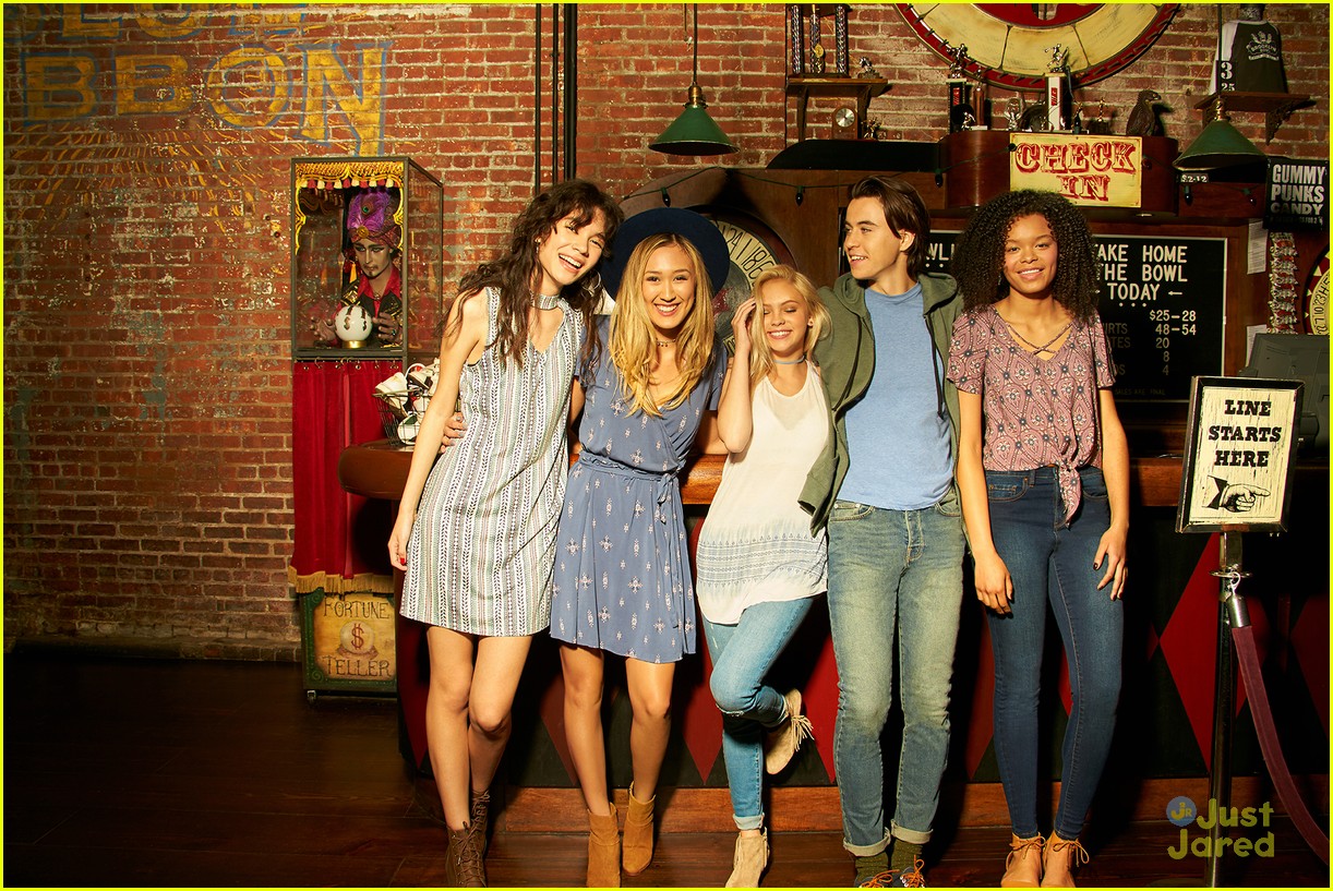 Nash Grier & Jordyn Jones Front Mudd's New Fall Fashion Campaign with ...