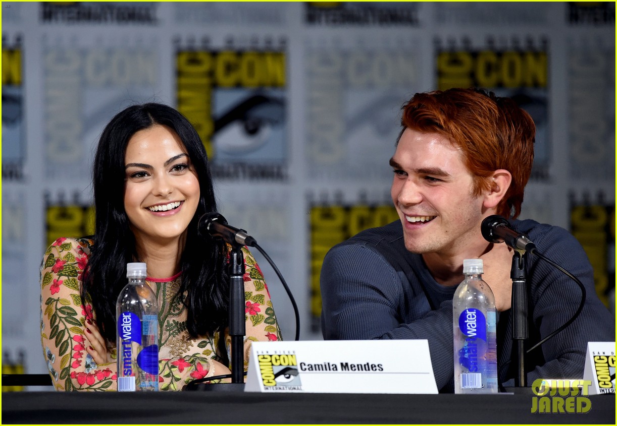 The Cast of 'Riverdale' Shares a First Look at Season 2 - Watch Now ...