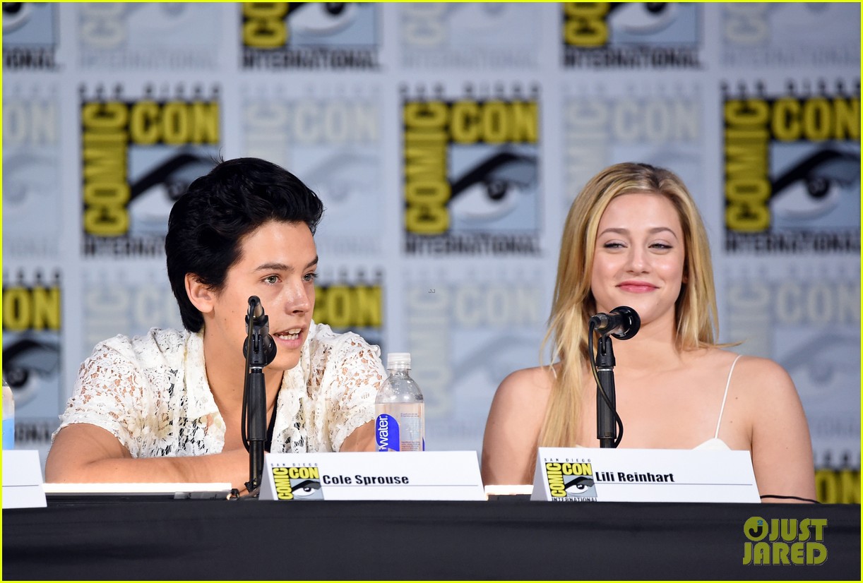 The Cast of 'Riverdale' Shares a First Look at Season 2 - Watch Now ...