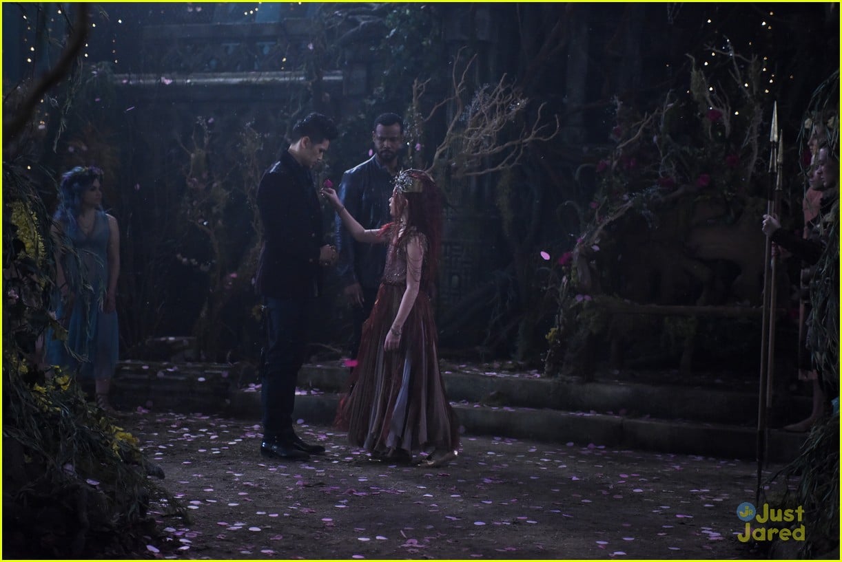 The Seelie Queen Is Not Happy on 'Shadowhunters' Tonight - Sneak Peeks ...