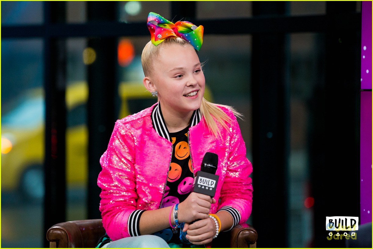 JoJo Siwa Hypes Up 'My World' Nickelodeon Special In NYC | Photo ...
