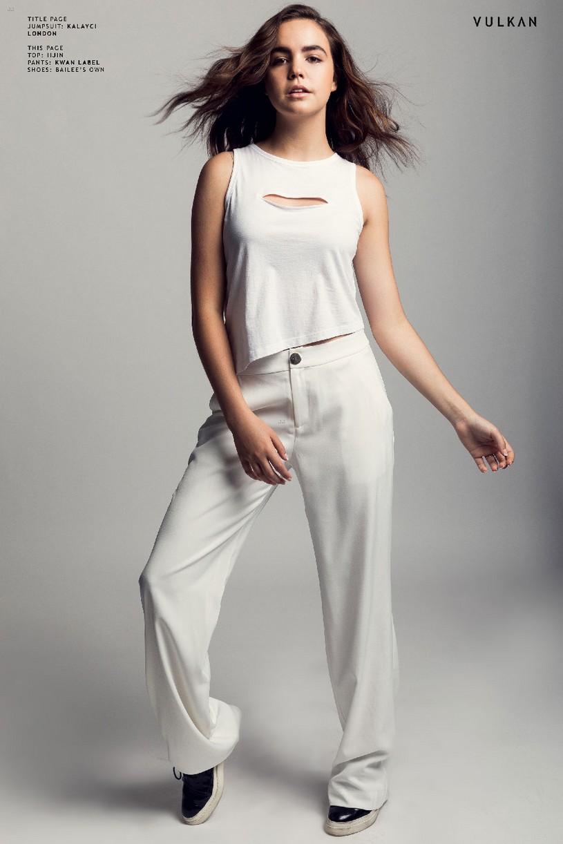 Bailee Madison Opens Up About Her Novel 'Losing Brave' | Photo 1111585 ...