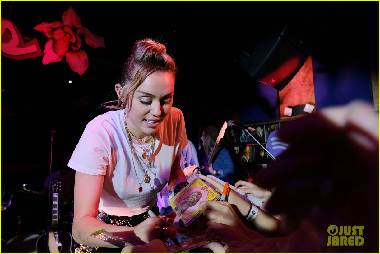 Full Sized Photo of miley cyrus reunites with best friend lesley 14 ...