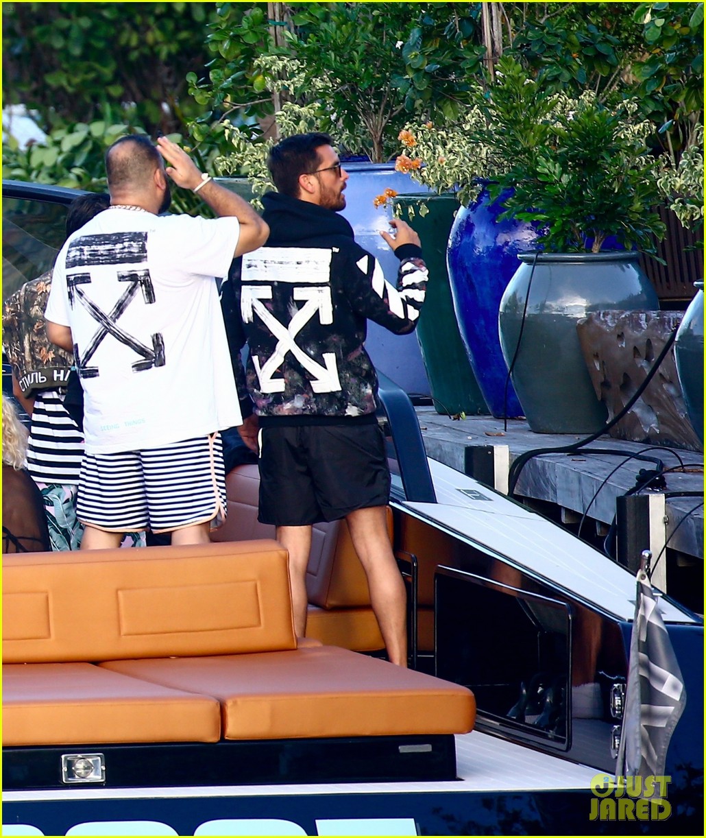 Sofia Richie & Scott Disick Look Totally Smitten on Boat Trip | Photo ...