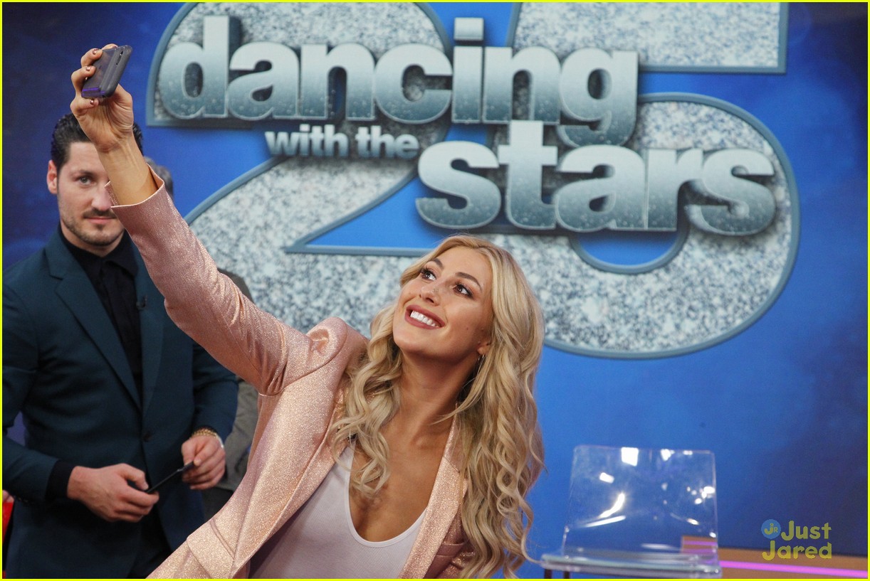 'Dancing With The Stars' Announces Fantasy League Game For Season 25 ...