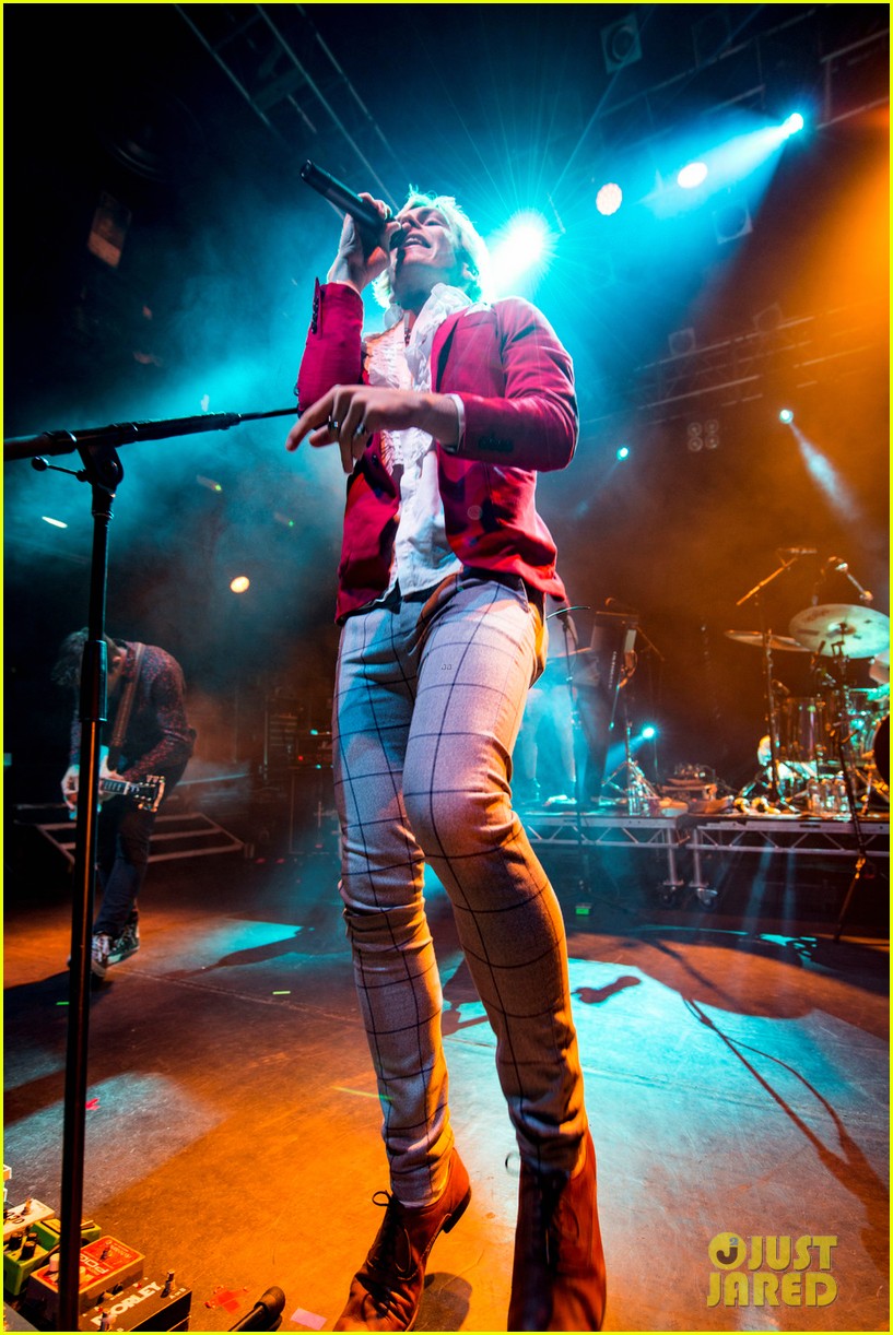 Ross Lynch Gives Sweet Shout Out to Fans During R5 Tour | Photo 1112919 ...