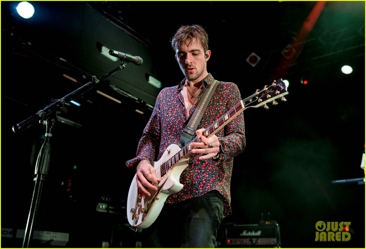 Ross Lynch Gives Sweet Shout Out to Fans During R5 Tour | Photo 1112921 ...