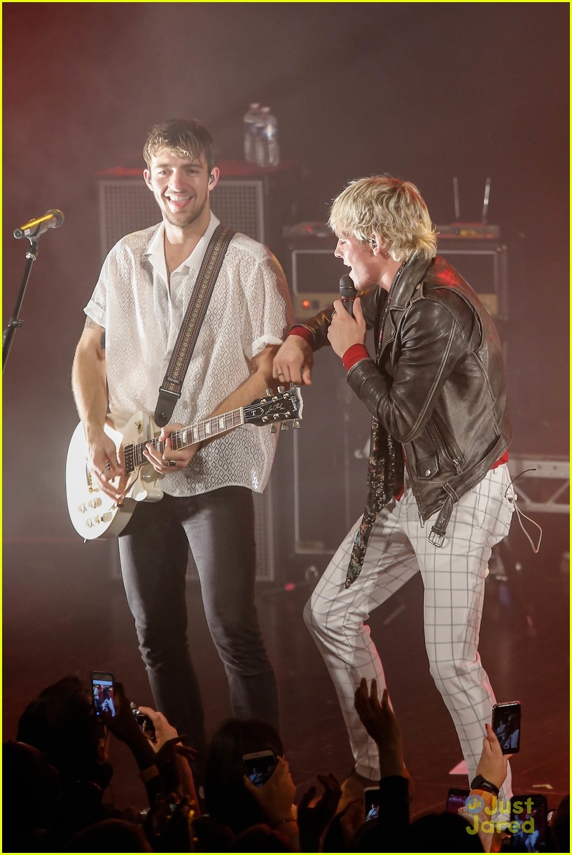 Full Sized Photo of r5 new addictions tour paris stop pics 04 | R5 Pack ...