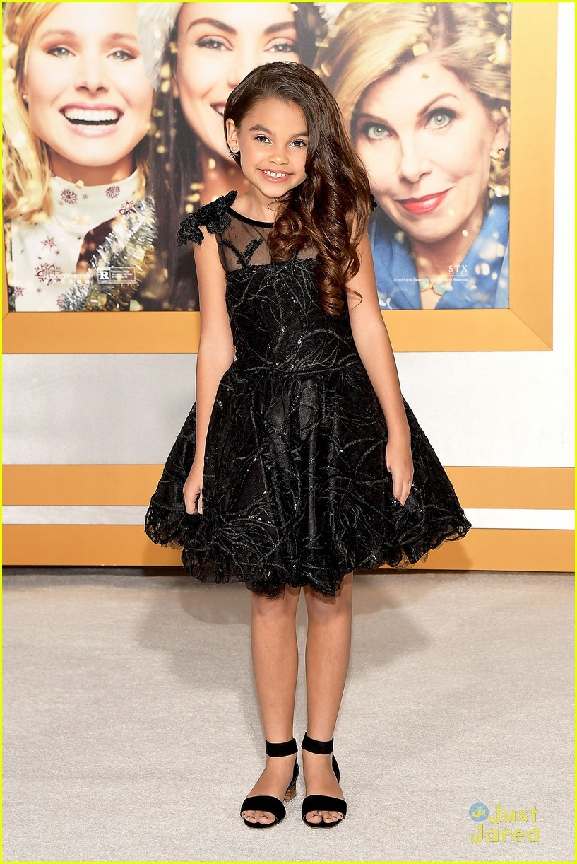 Ariana Greenblatt Shines at Her First Movie Premiere with 'Bad Moms ...