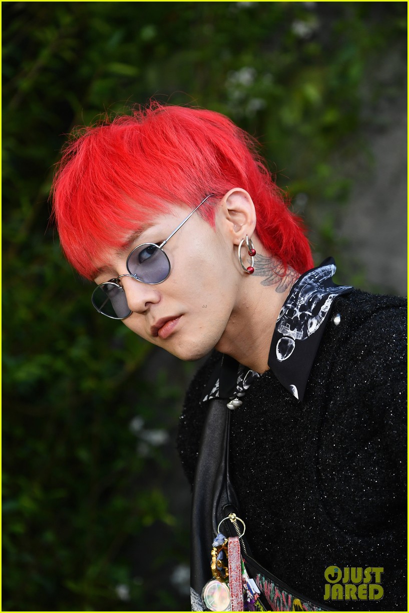 HAIM, Kaia Gerber & G-Dragon Look Stylish at Chanel Show During Paris ...