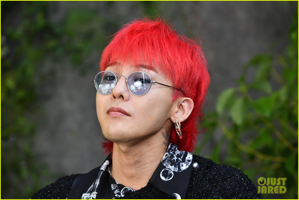 HAIM, Kaia Gerber & G-Dragon Look Stylish at Chanel Show During Paris ...