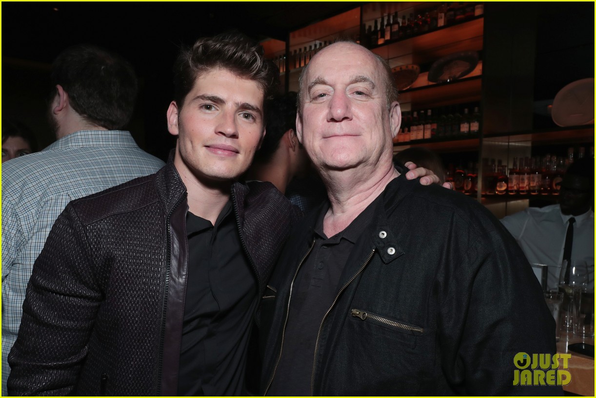 Josh Hutcherson, Tyler Posey & More Attend Hulu's New York Comic Con ...