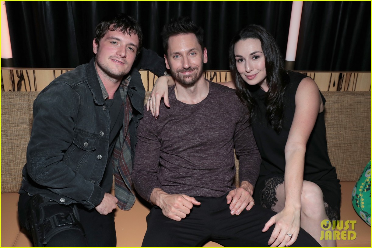 Josh Hutcherson, Tyler Posey & More Attend Hulu's New York Comic Con ...