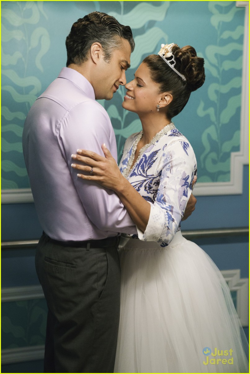 Jane & Rafael Tackle Their Feelings About One Another Quickly on 'Jane ...