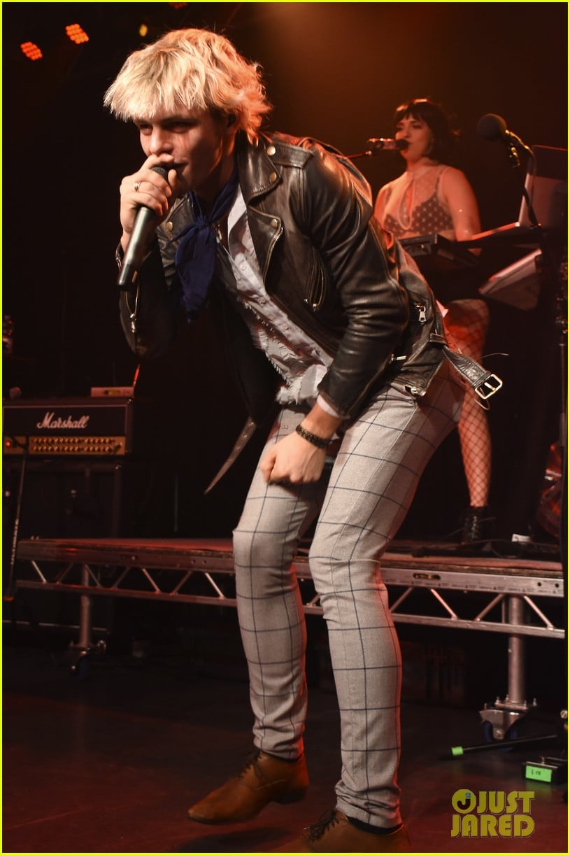 R5 Explore Germany After 'New Addictions Tour' Stop! | Photo 1115616 ...