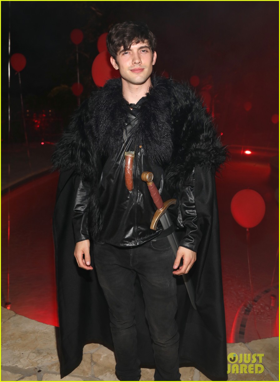 Gregg Sulkin Is Dashing In His Tux for Just Jared's Halloween Party ...