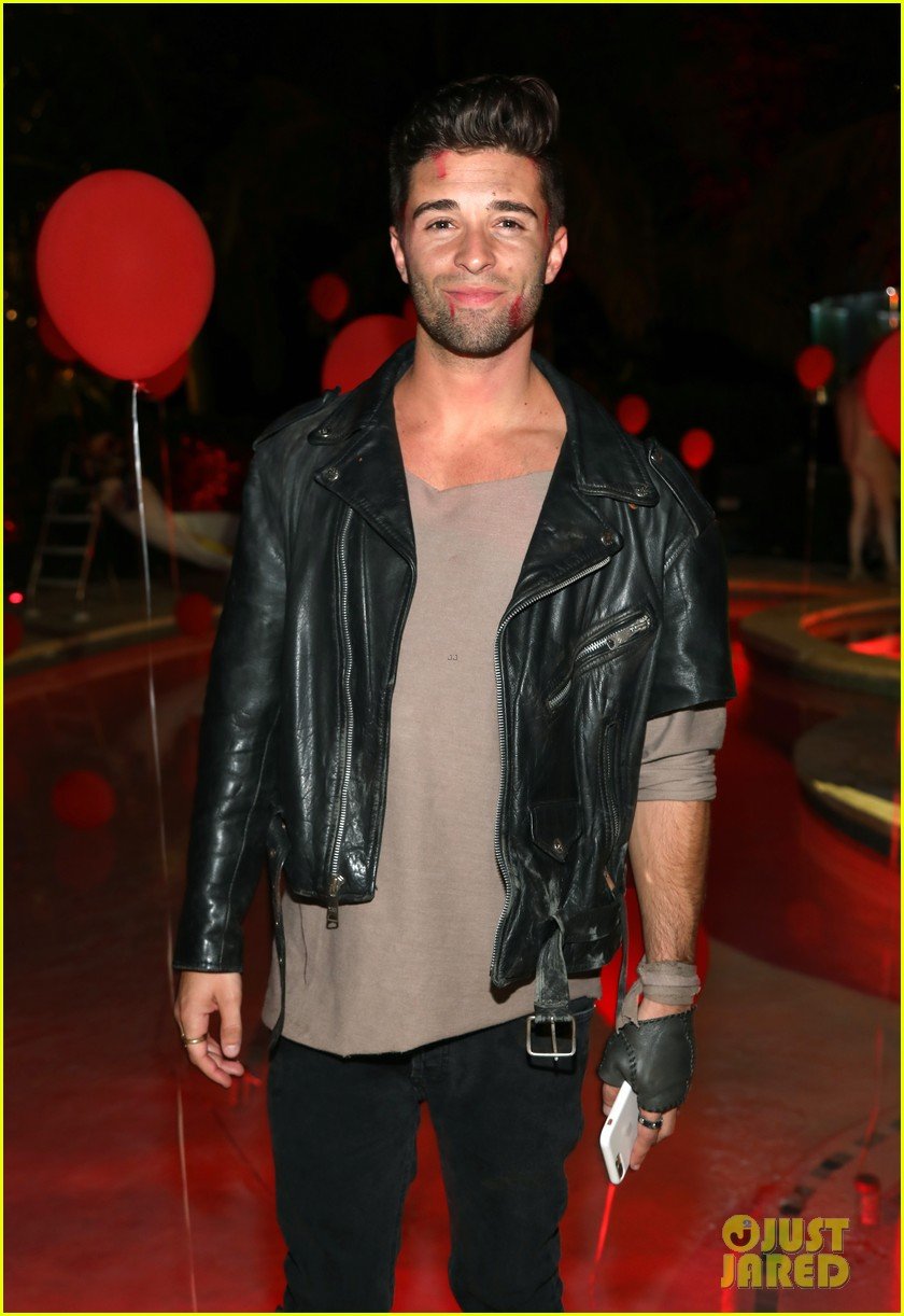 Gregg Sulkin Is Dashing In His Tux for Just Jared's Halloween Party ...