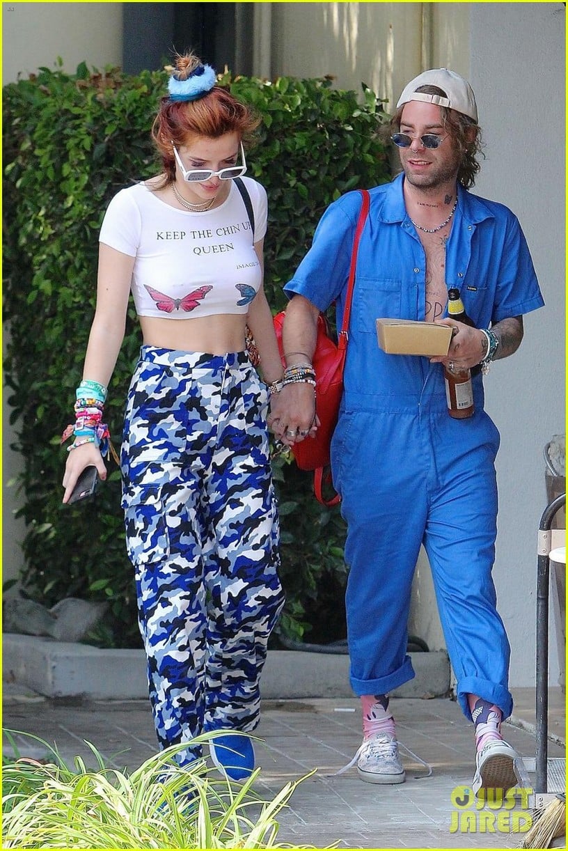 Bella Thorne & Mod Sun Hold Hands While Stepping Out for Lunch | Photo ...