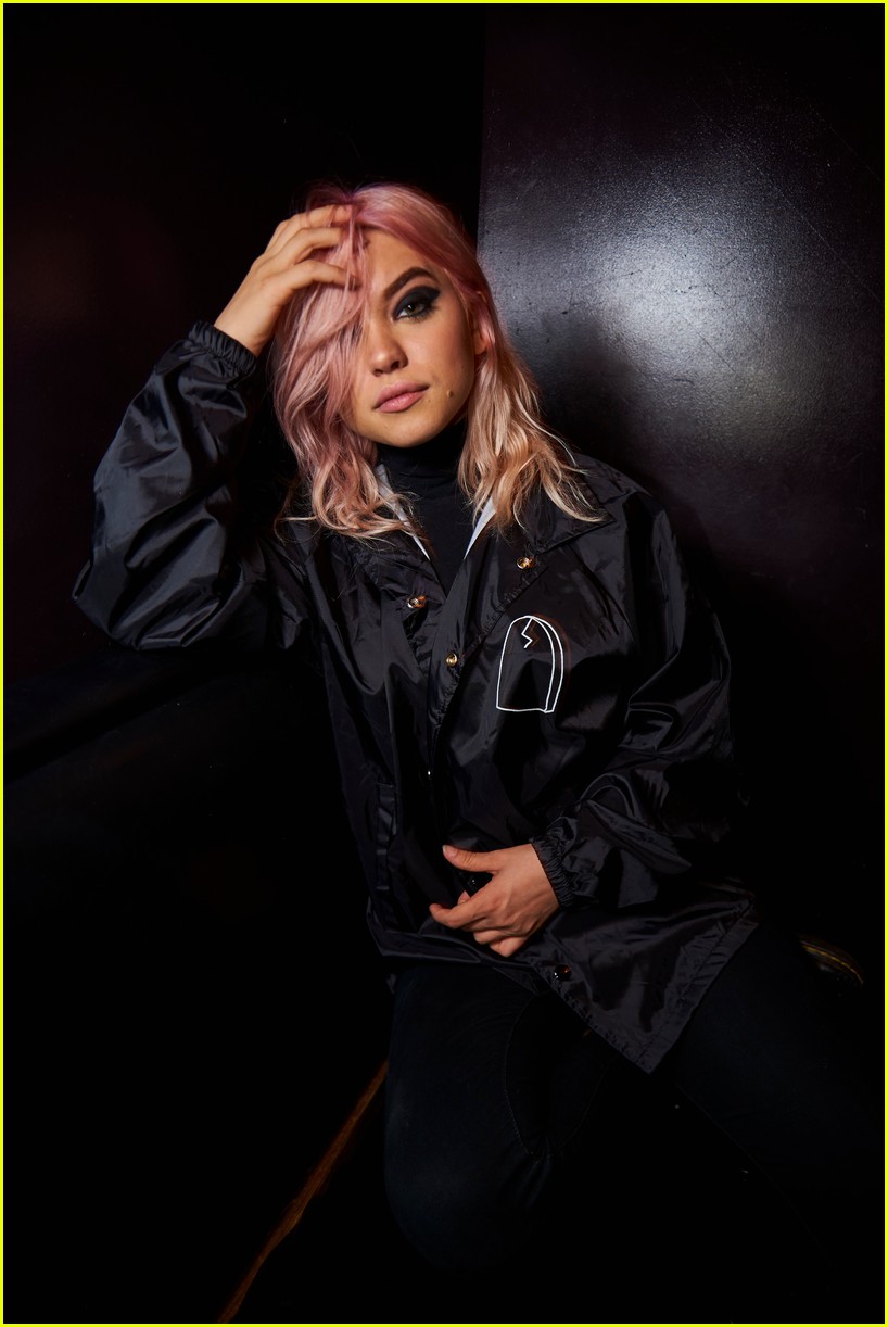 Hey Violet Take the Stage For Surprise DJ Set at Emo Nite! | Photo ...