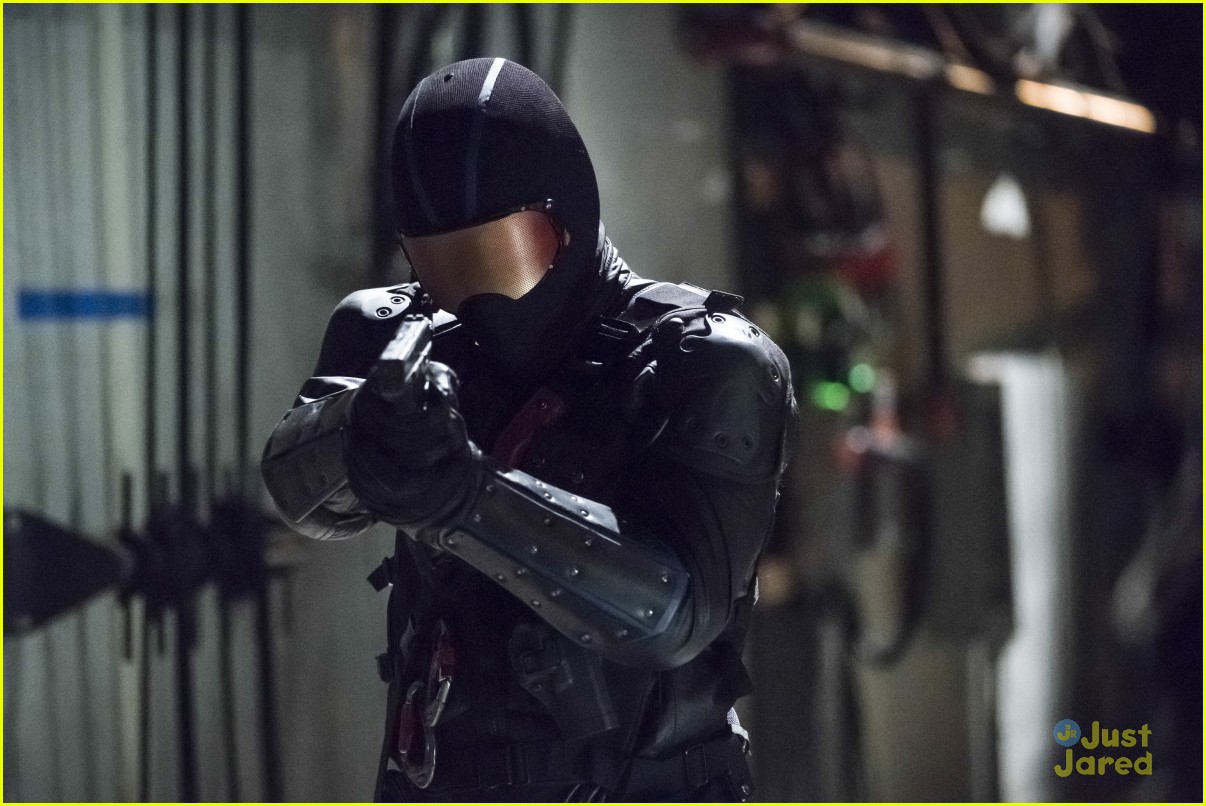 Deathstroke Returns & Enlists Oliver's Help To Find His Son on 'Arrow ...