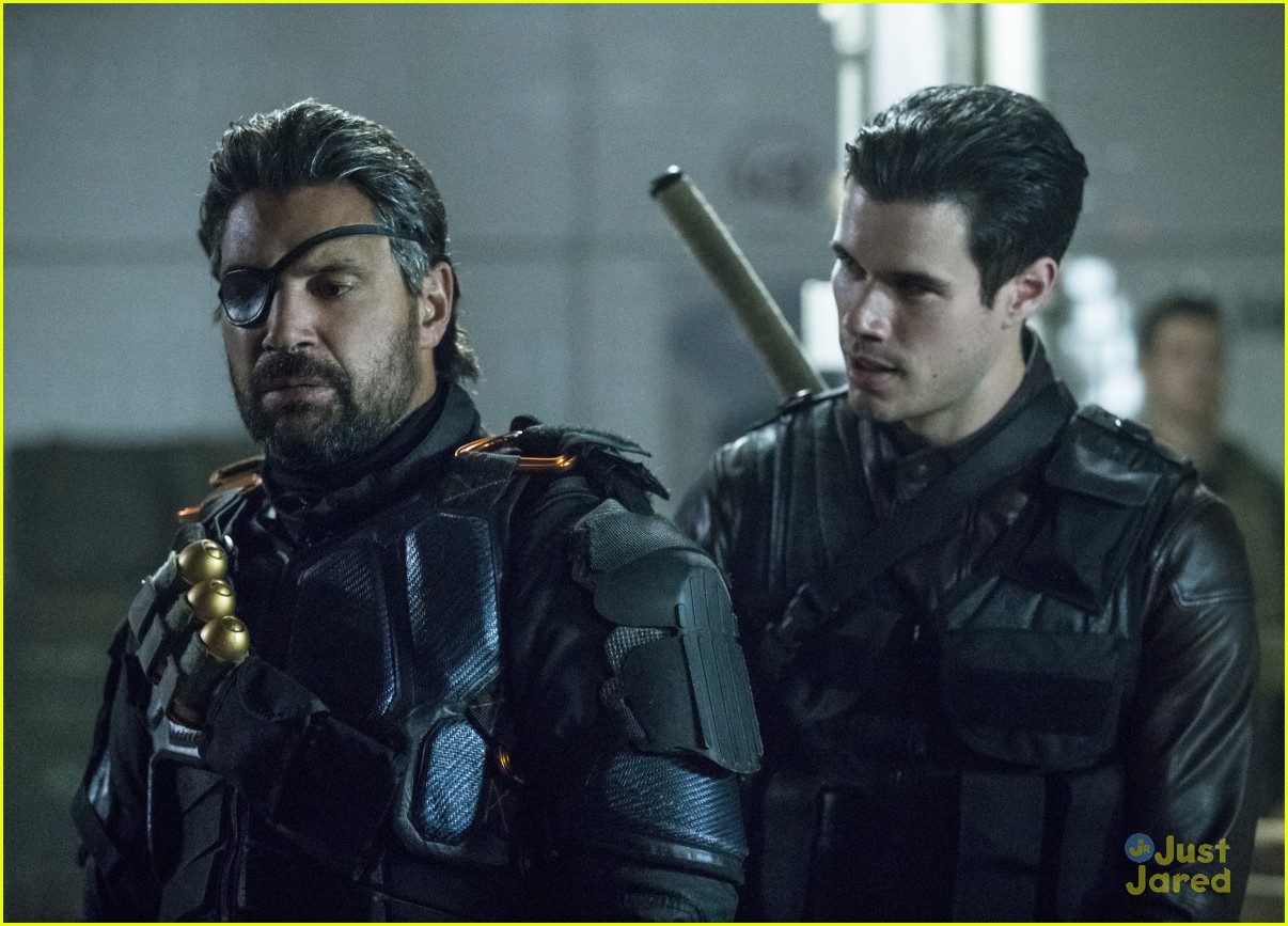 Emily Bett Rickards & David Ramsey Preview How Diggle's Drug Use Will ...