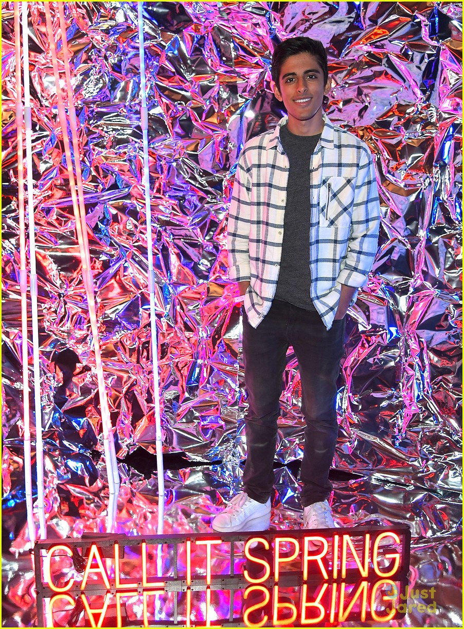 Jordyn Jones & Boyfriend Brandon Westenberg Show Lakers Pride at Call ...