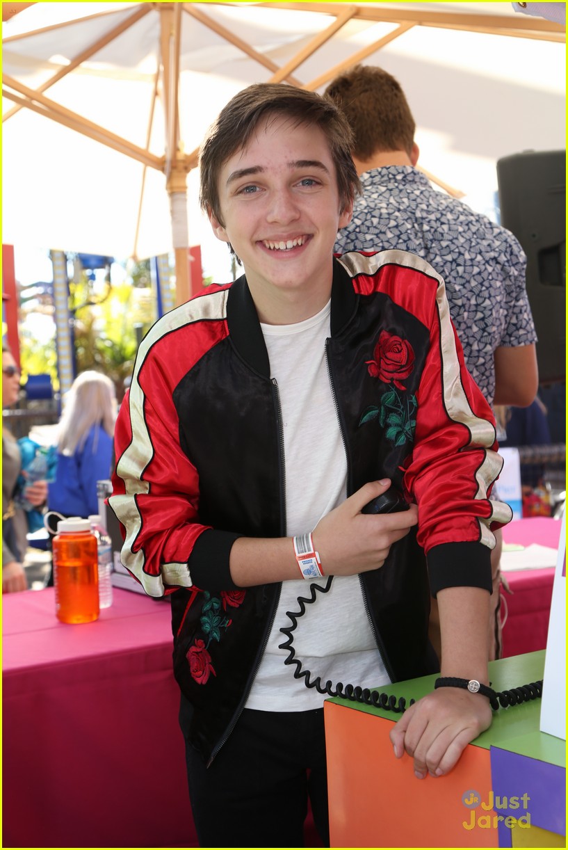 Brec Bassinger, DeVore Ledridge, Sofia Wylie & More Step Out For Mattel ...