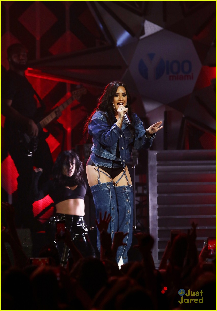 Demi Lovato Rocks Denim Chaps For Jingle Ball 2017 in Miami | Photo ...