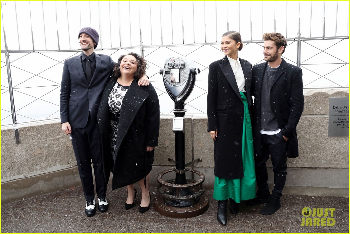 Zendaya Stays Stylish Even in the Snow! | Photo 1127838 - Photo Gallery ...
