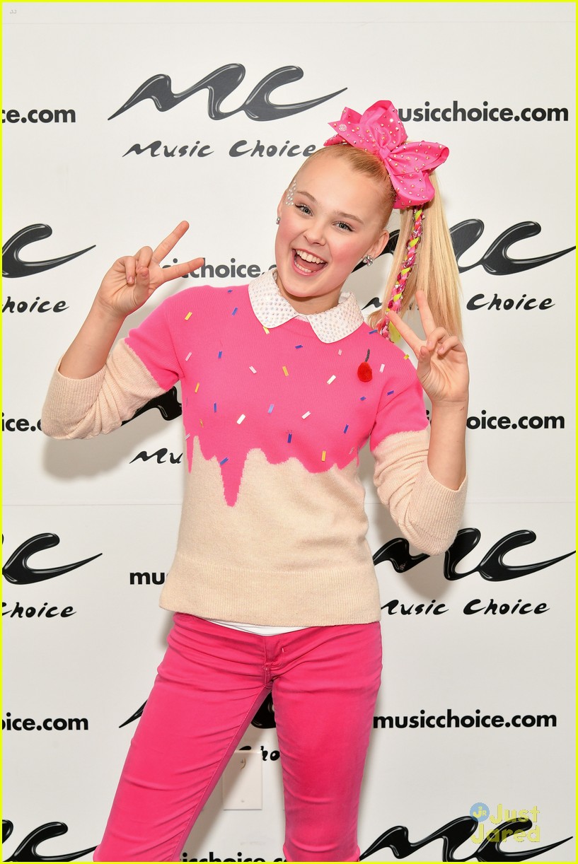 JoJo Siwa Wears Bright Pink To Two Appearances in NYC | Photo 1129398 ...