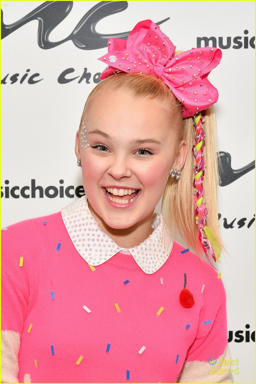Full Sized Photo of jojo siwa live performance mc stop pink outfits 10 ...