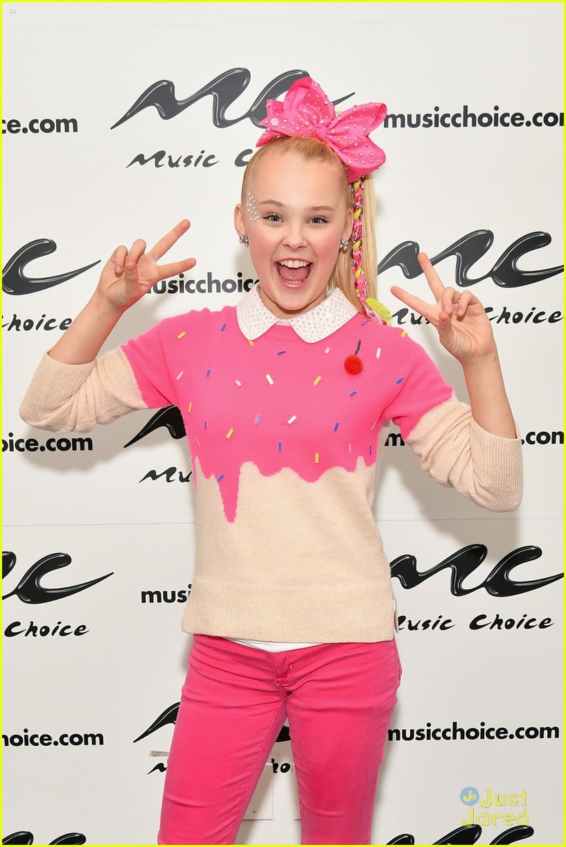JoJo Siwa Wears Bright Pink To Two Appearances in NYC | Photo 1129409 ...