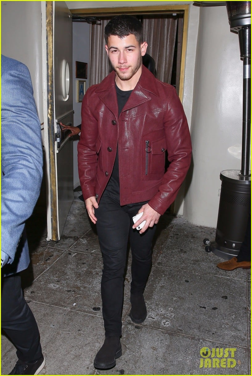 Nick Jonas' Muscles Look So Buff Even Before His Workout! | Photo ...