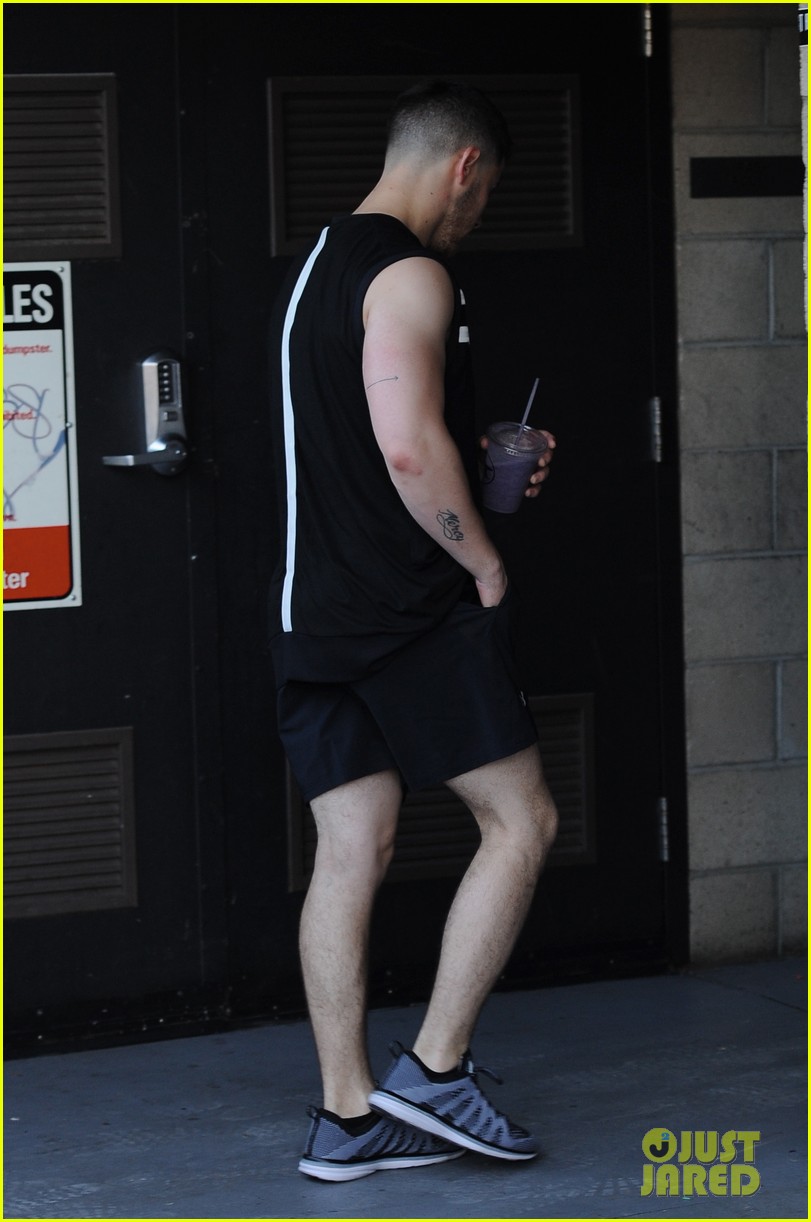 Nick Jonas' Muscles Look So Buff Even Before His Workout! | Photo ...