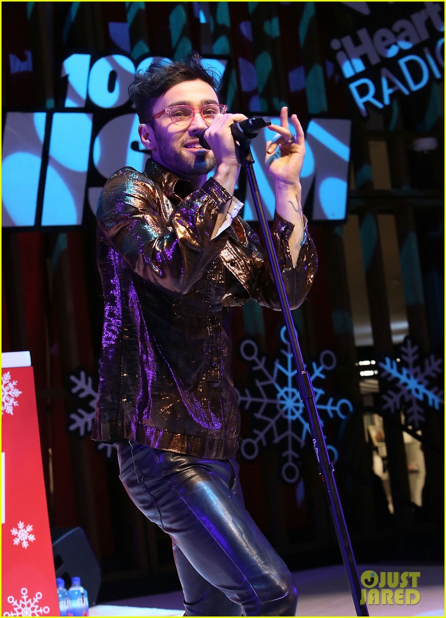 Full Sized Photo of max performs last show of 2017 at westfield century ...
