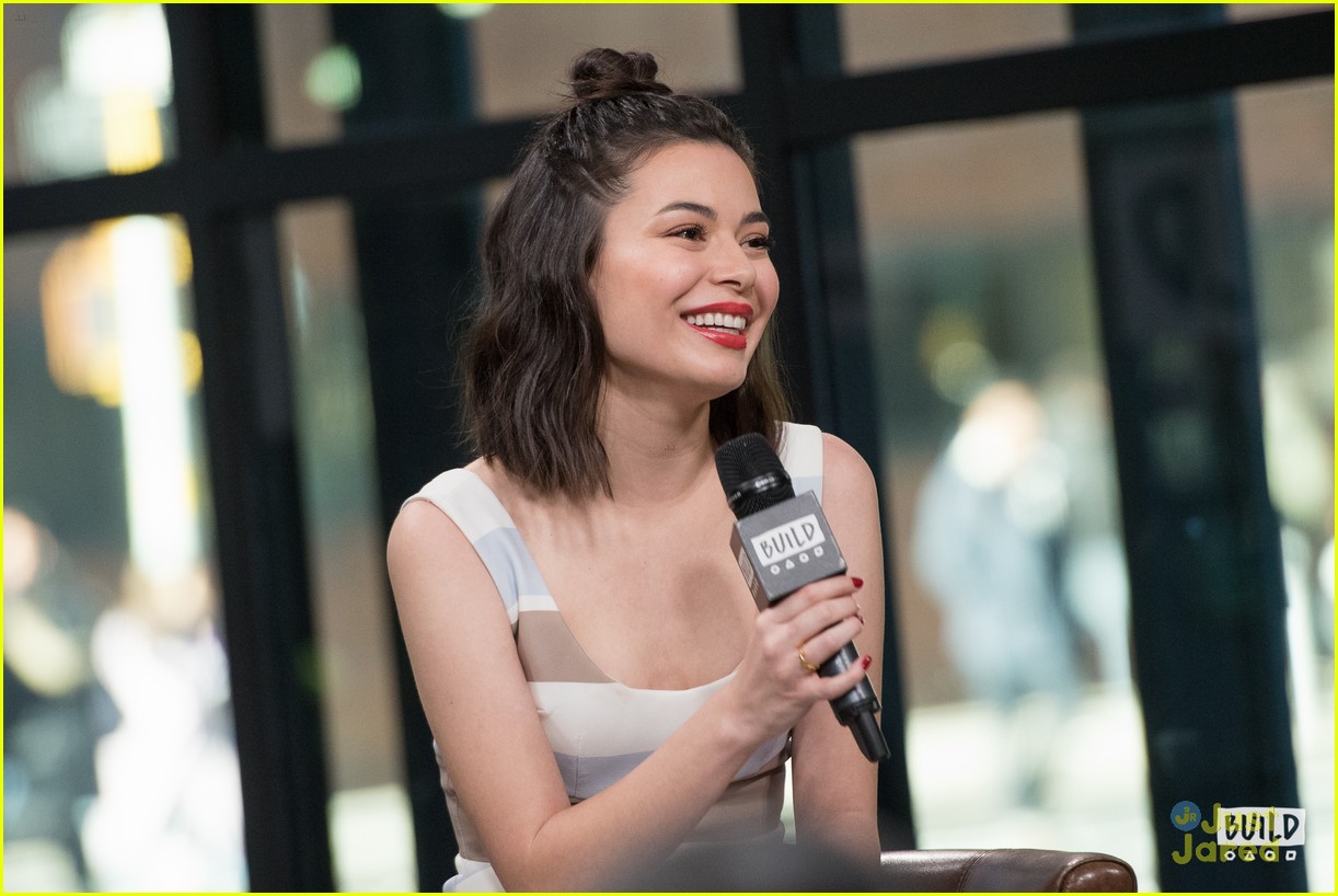 Miranda Cosgrove Misses All Of Her 'iCarly' Family, Except This One ...