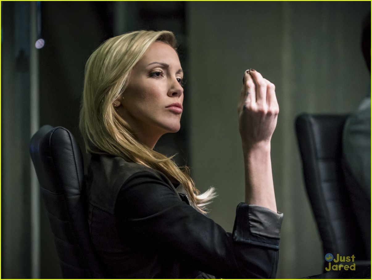 'Arrow's Echo Kellum Previews Team Split on Winter Return Tonight ...