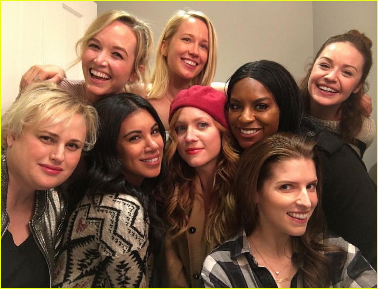 'Pitch Perfect' Bellas Are Obsessed With Each Other In Real Life ...