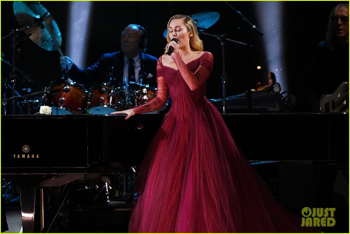 Full Sized Photo of miley cyrus stuns while performance with elton john ...
