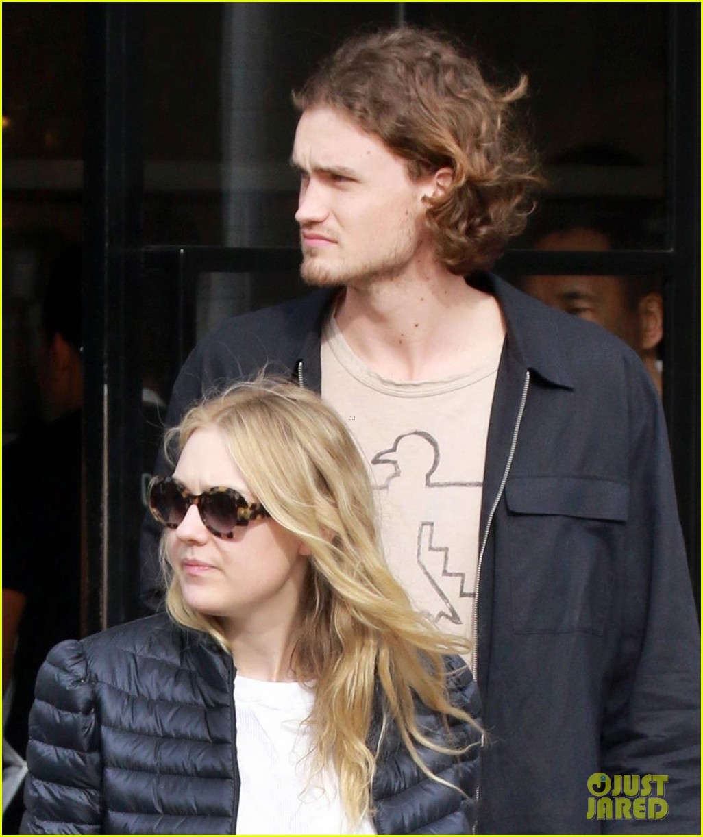 Dakota Fanning's New Beau Henry Frye is So Tall! | Photo 1131831 ...