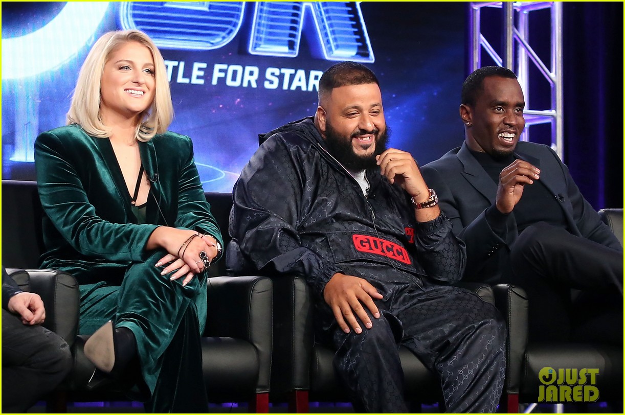 Full Sized Photo of fergie joins the four judges at winter tcas 2018 10 ...