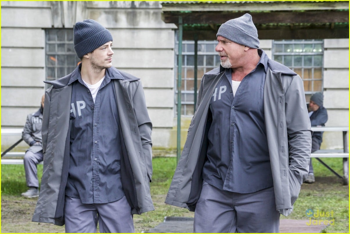 Full Sized Photo of the flash elongated knight rises stills sneak peek ...