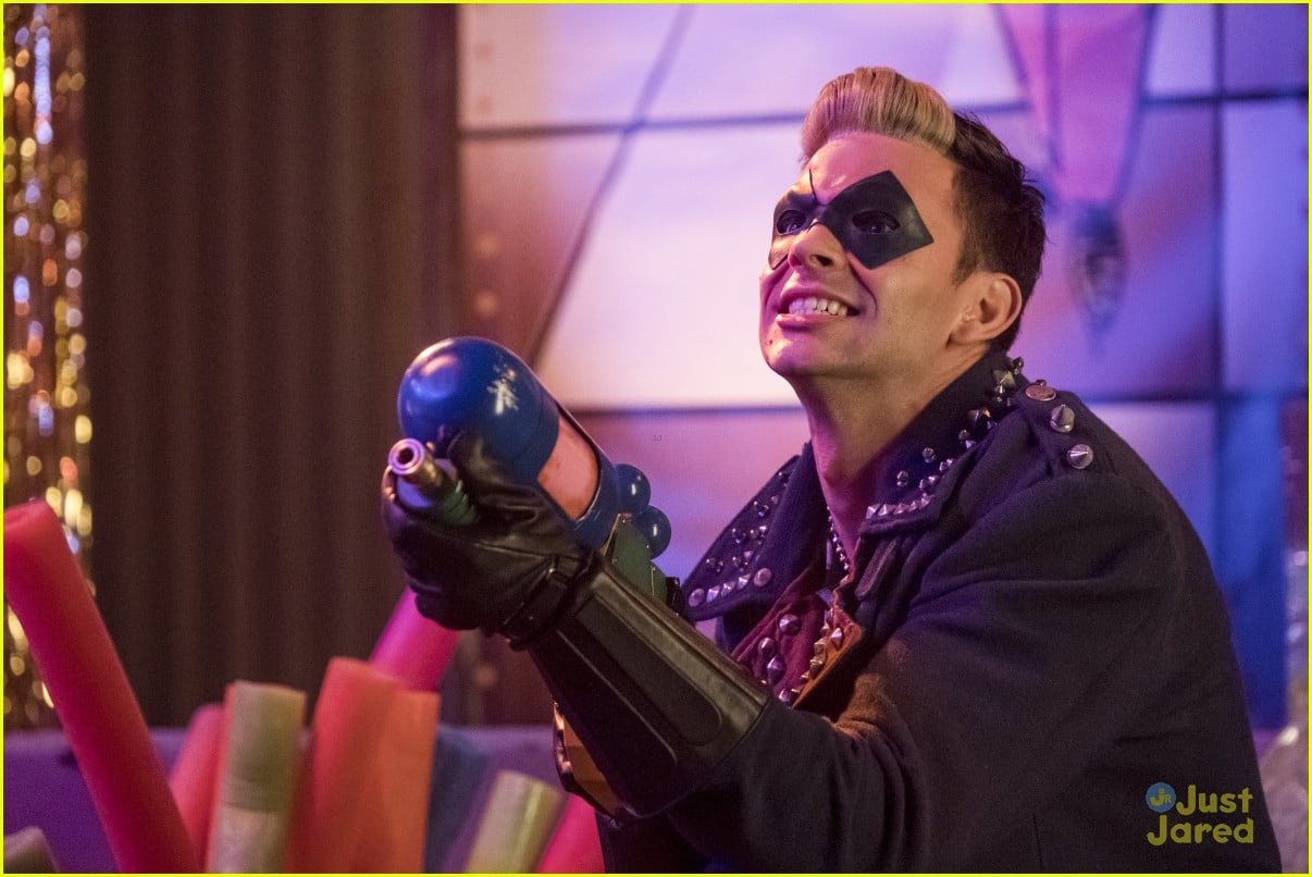 Ralph Dibny Gets A Whole New Superhero Look on 'The Flash' Tonight ...