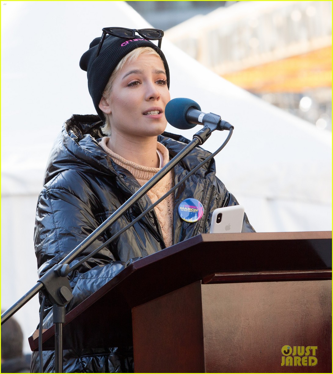 Halsey Shares Powerful Poem at Women's March 2018 in NYC - Watch Now ...