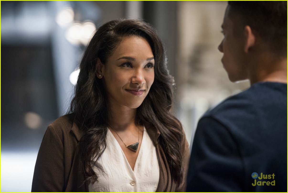 Full Sized Photo of iris west super suit spoiler the flash 09 | Candice ...