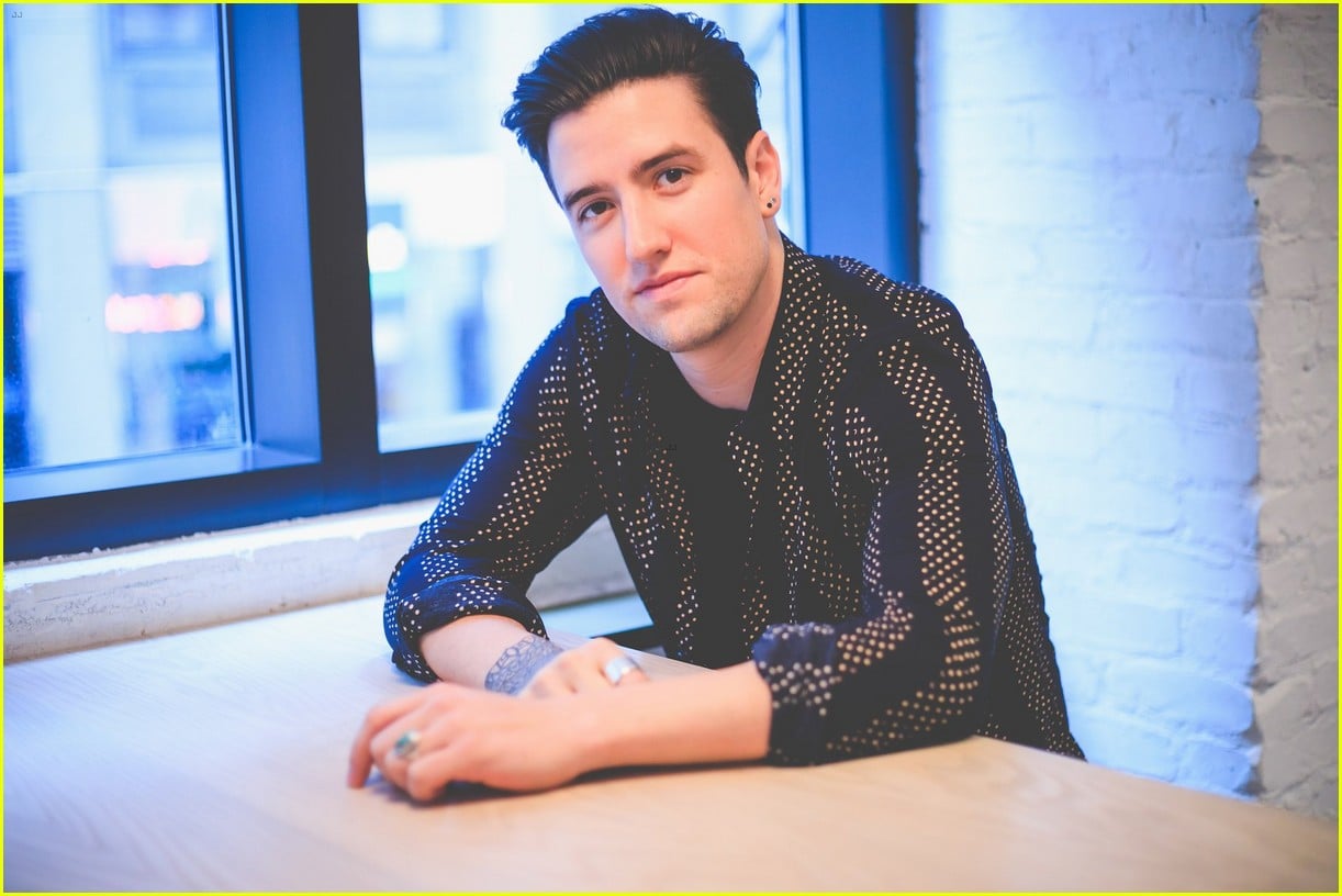 Logan Henderson Isn't Trying to Shatter Chart Records Just Yet | Photo ...